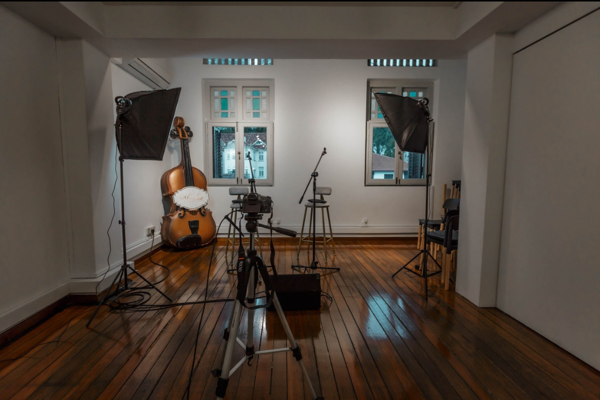 Live Streaming Studio Rates in Singapore - Vivid Snaps Photography ...