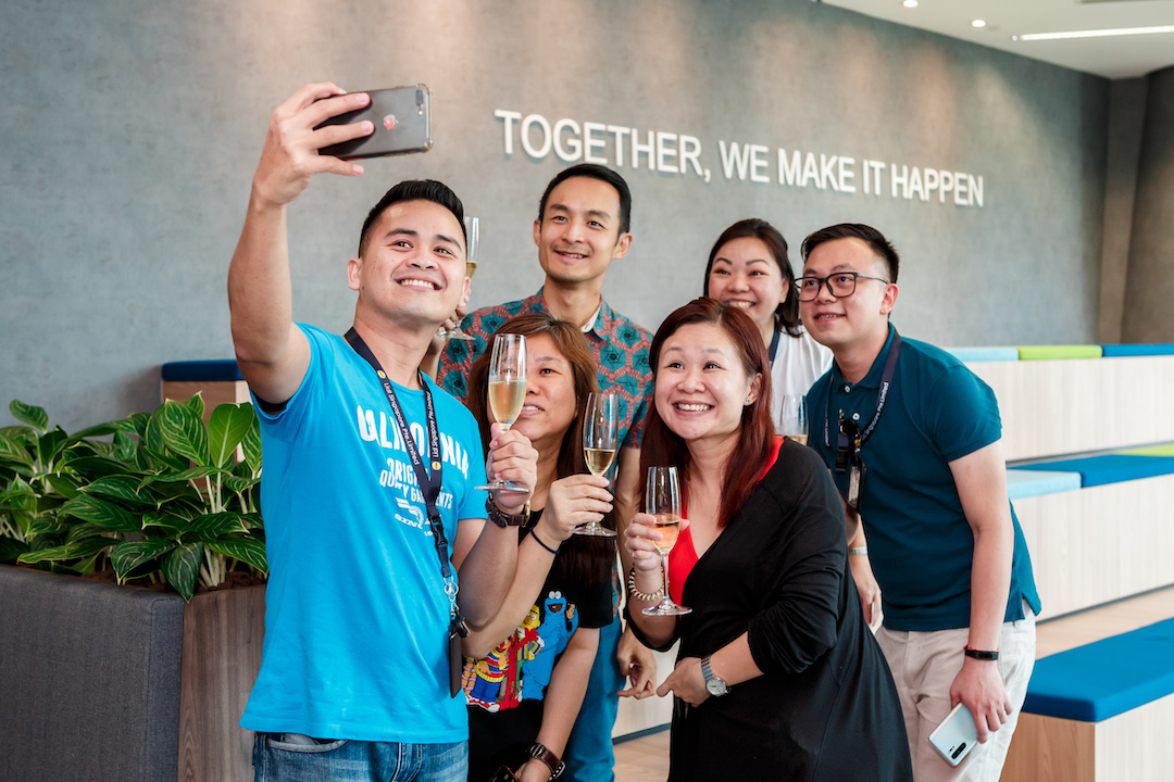 Netherlands x Singapore Video Production Team - Vivid Snaps