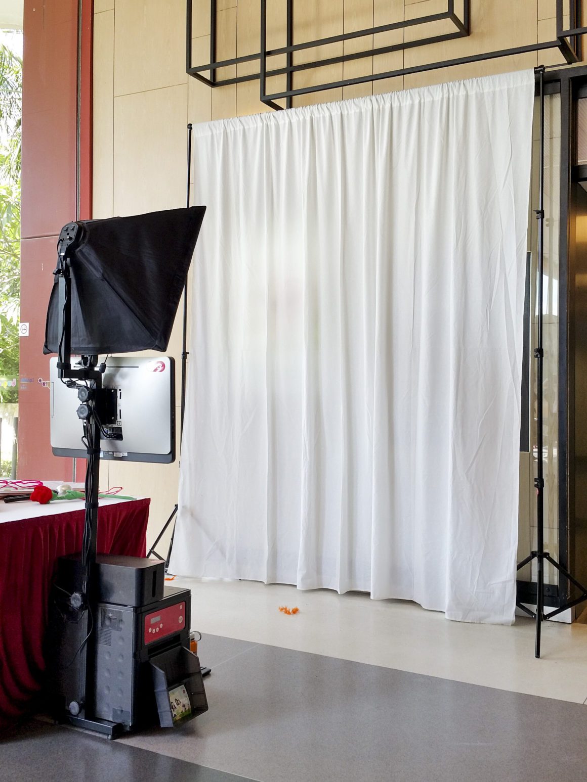 Immersive Instant Photo Booth Singapore - Vivid Media