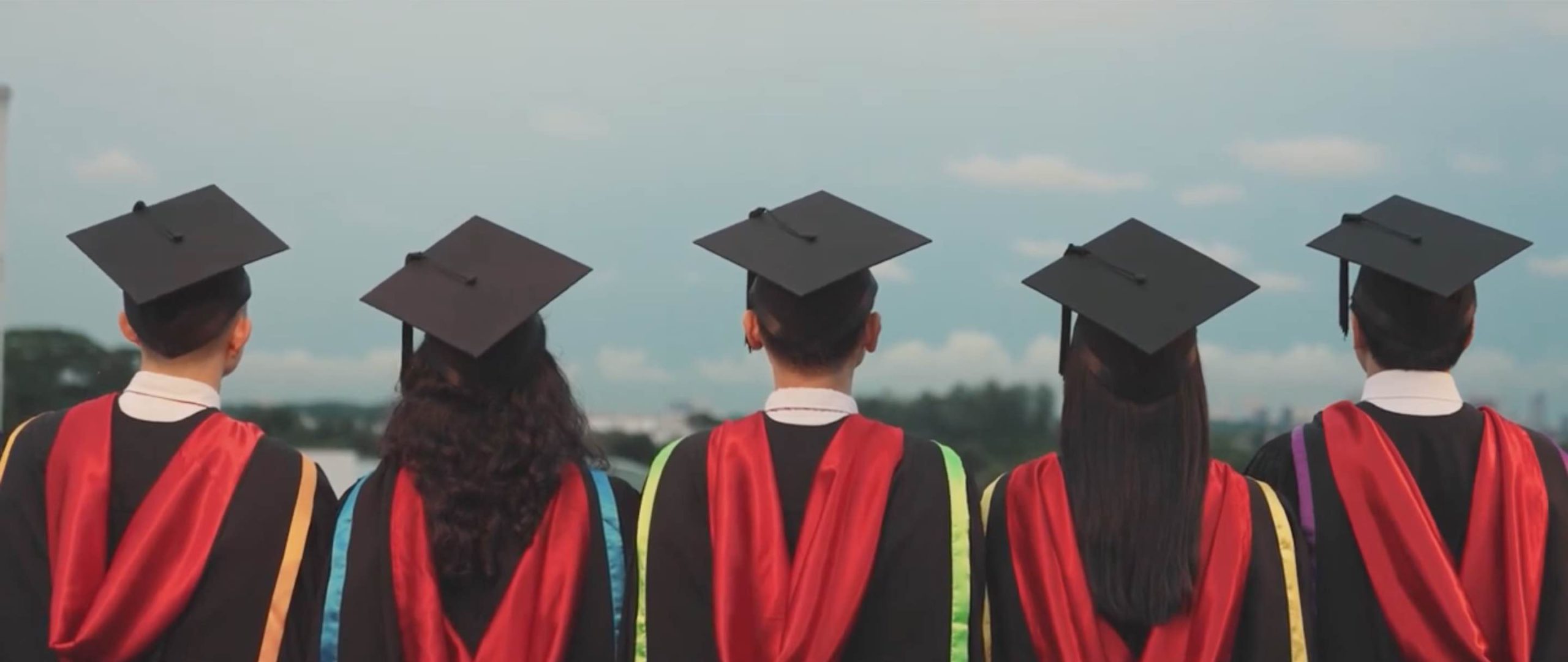 5 Must-Have Shots for an Amazing University Graduation Video in ...